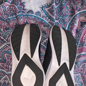 Puma | Shoes | Womans Puma Memory Foam Sneakers Size 85 | Poshmark